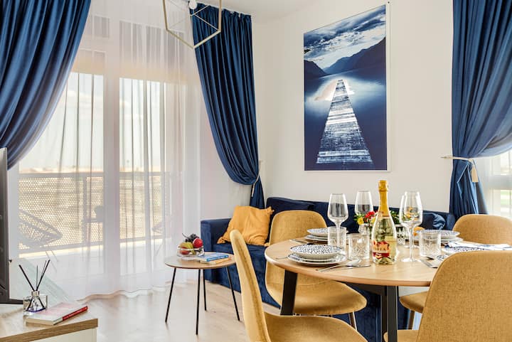 Ari Navy Apartment: High-end Stay - Arad