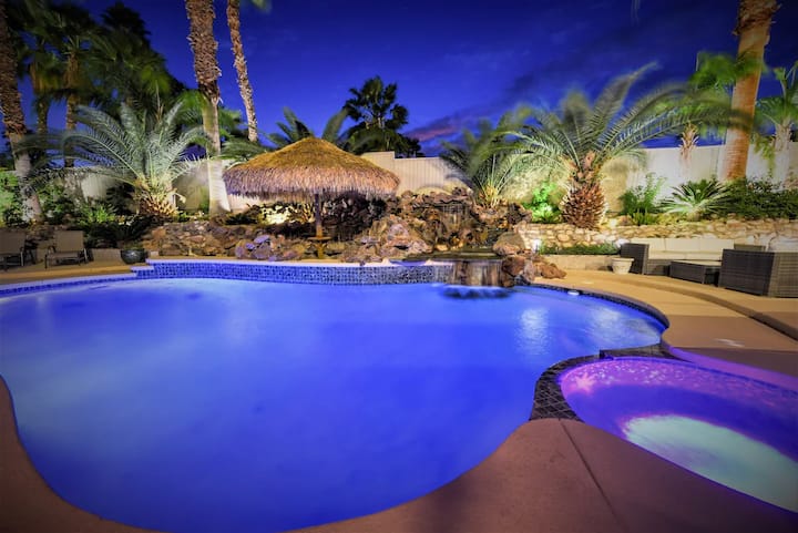 Luxury Oasis W/ Tropical Pool, Spa & Putting Green - Las Vegas