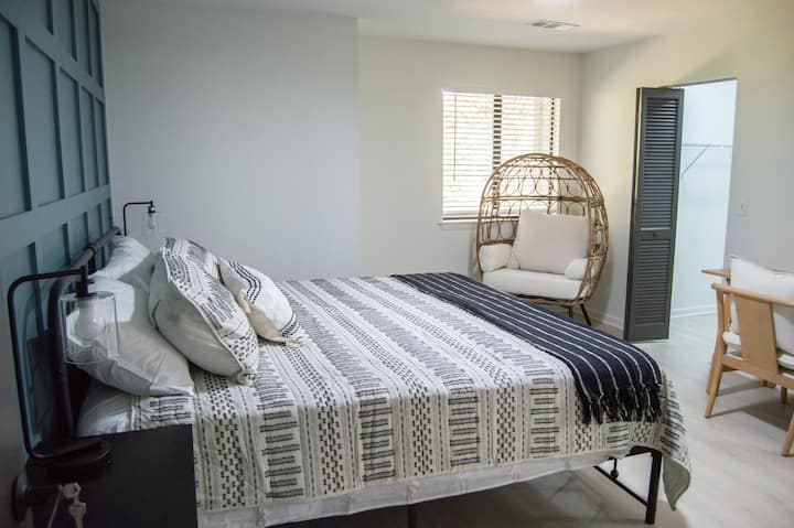 Mcm Townhome Near Marietta Square, 2 King Beds - Marietta, GA