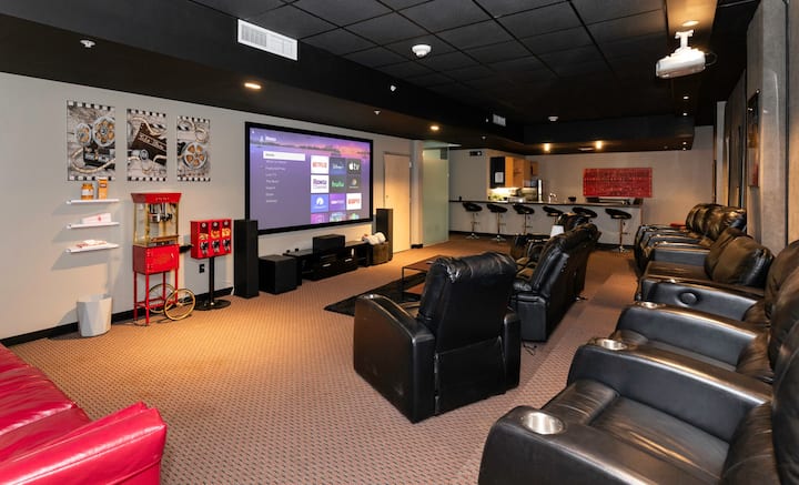 2 Units In 1! Silver Screen Getaway - Downtown Dsm - Iowa State Fair 