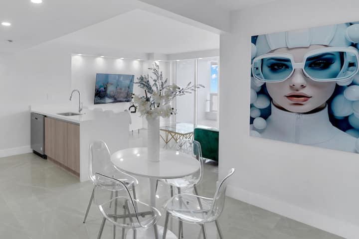 Shades Of Miami Sky Penthouse! Newly Renovated - Miami, FL