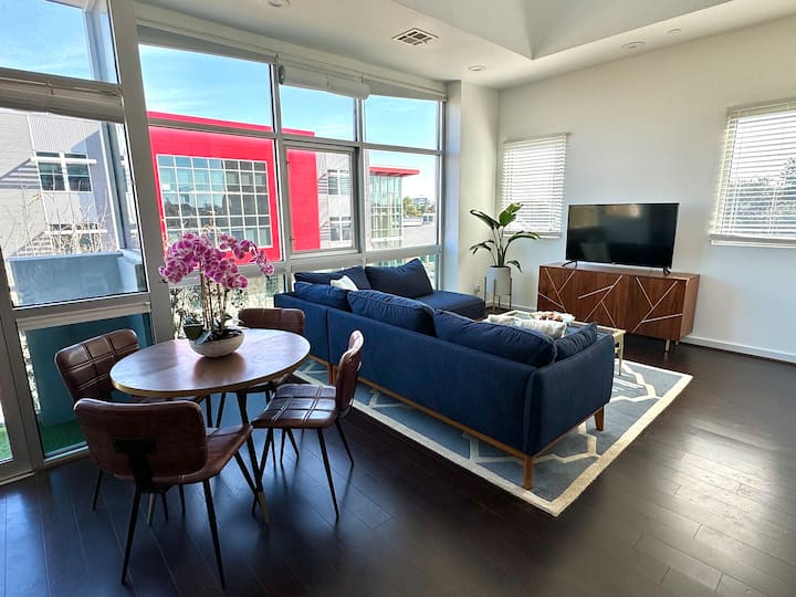 Columbus Flats Condo - Montrose - Houston, TX