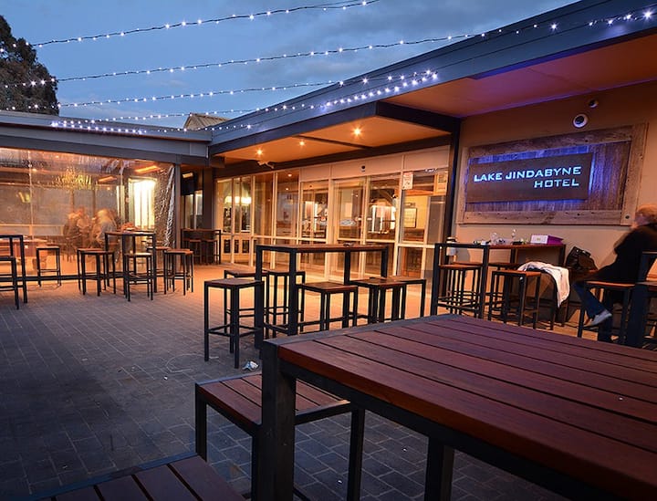 Lakefront Family Room At Ljh, Breakfast Included - Jindabyne