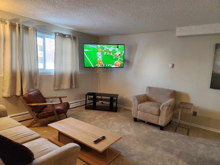 Fully Renovated Apartment - Lloydminster