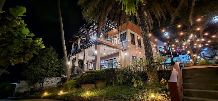 Hiraya Antipolo - Private Luxury Vacation Home - 