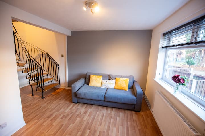 Entire 1 Bedroom House In Manchester - Oldham