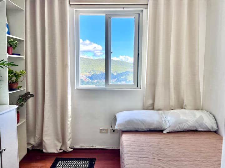 The Cloud Room: Studio Condo - Baguio