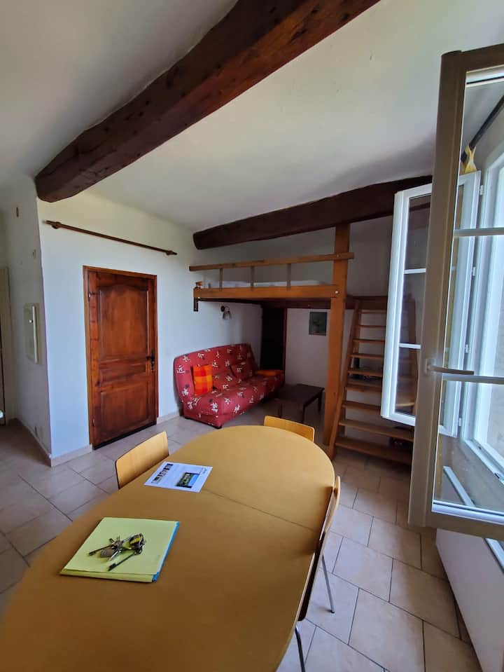 Studio Calme Proche Commodités - Montferrat