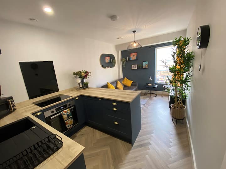 2 Bed Flat - Central Bristol - Fully Refurbished - 布里斯托爾