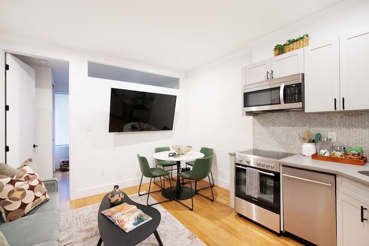 Large Renovated 2 Br In Prime Ues - New York City