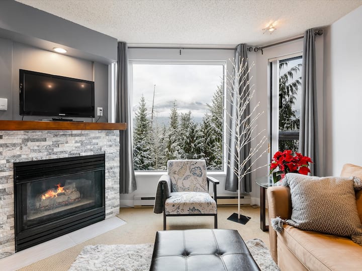 Cozy Blackcomb Ski In/out 1bdrm W/ Stunning Views - Whistler