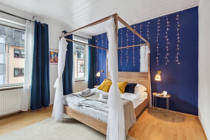 Canopy Bed L 4 Bdr L Vintage Vibes – Zachastay - Braubach