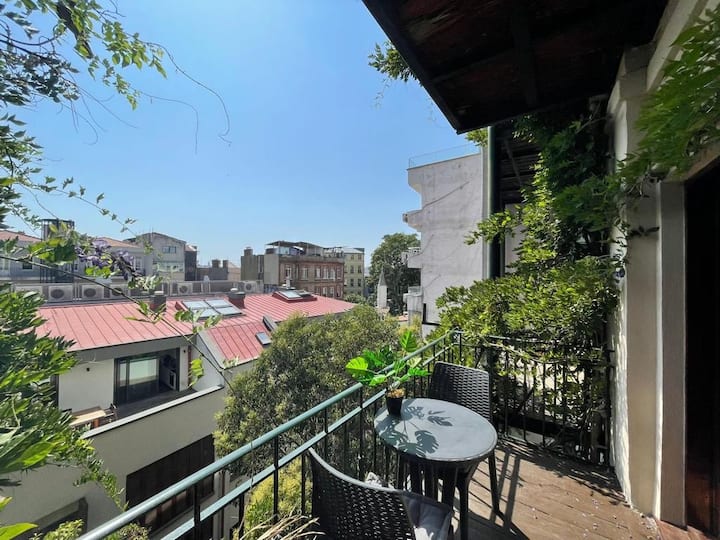 Historical & Charming Apartment In Galata - Karaköy