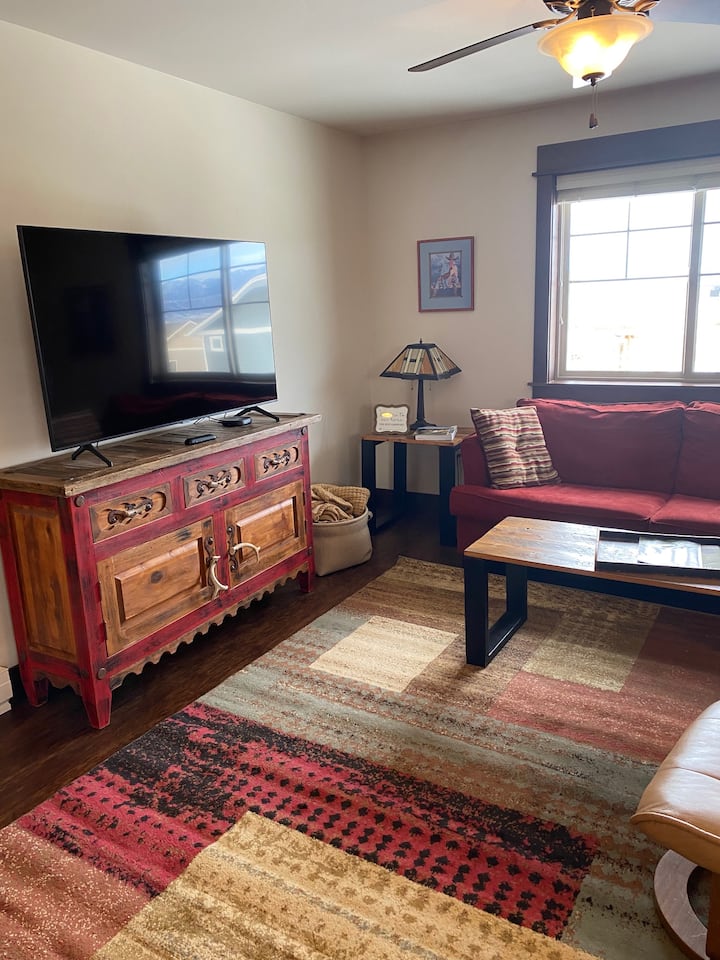 Cozy Apartment In Valley West - Four Corners, MT