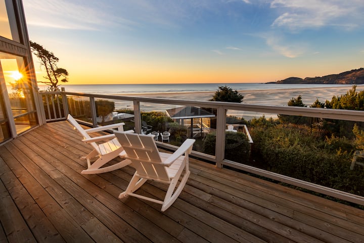 Devon West -Lighthouse View, Beach Access, Hot Tub - Newport, OR