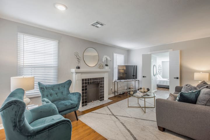 Charming Okc Cottage! - Bethany, OK