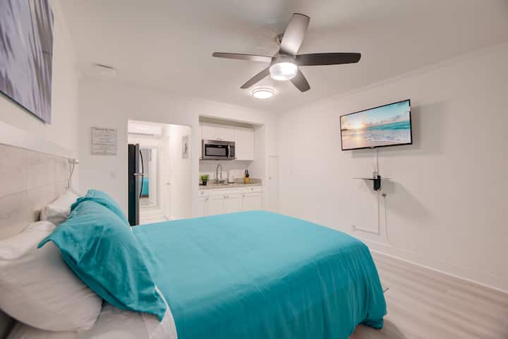 110 Yards To The Beach - Deerfield Beach, FL
