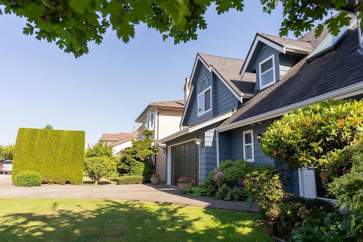 Vegetarian Encounter Cottage - Richmond, BC, Canada