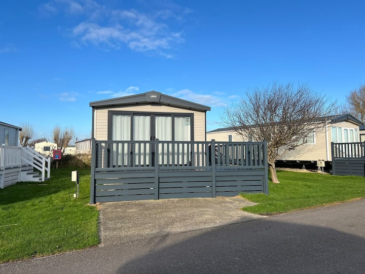 Family Cabin, West Sands, Selsey - Bracklesham Bay