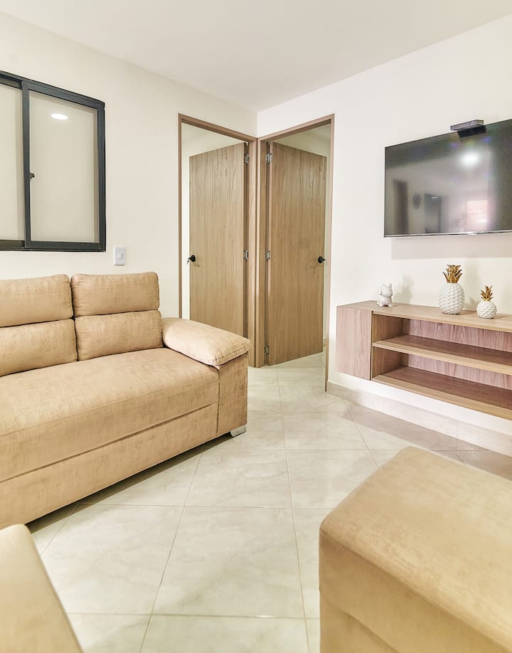 Luxury Apartment Near Everything! With Ac & W/d - Medellín