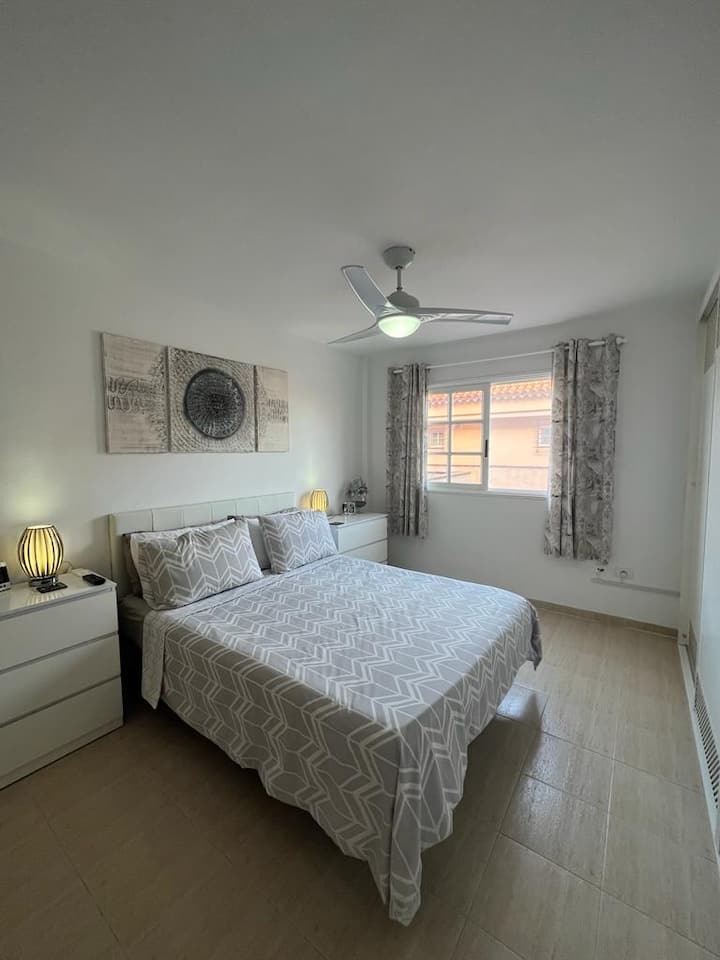 Cristi Heights Couples & Families - Los Cristianos