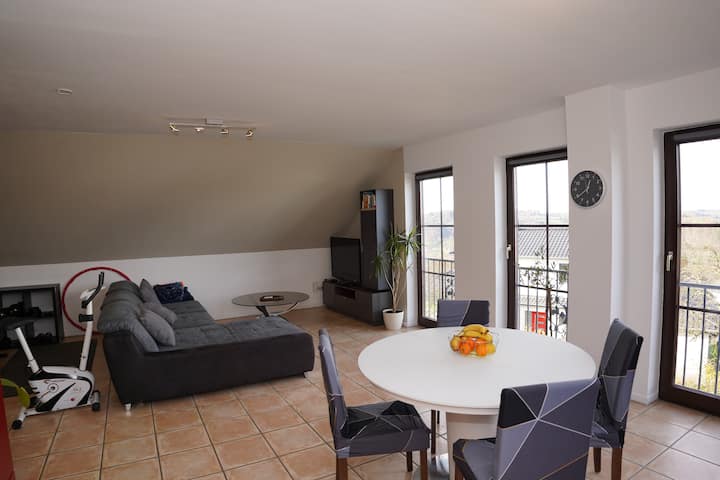 Helle Wohnung Mit Panoramablick In Ruhiger Lage - Bergisch Gladbach