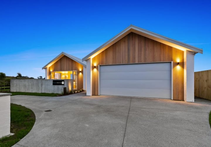 Modern Family Retreat - Warkworth
