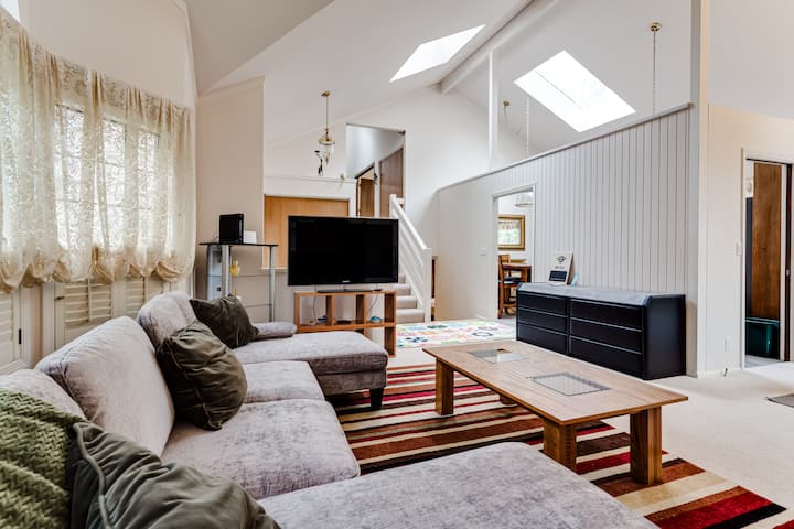 Spacious Serenity - Sleep Up To 12 In South Eugene - Eugene, OR