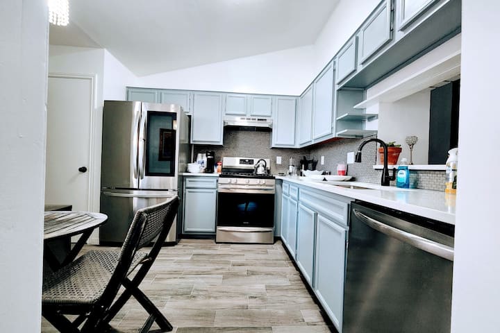 Spacious Family Home In Round Rock W/private Yard - Round Rock