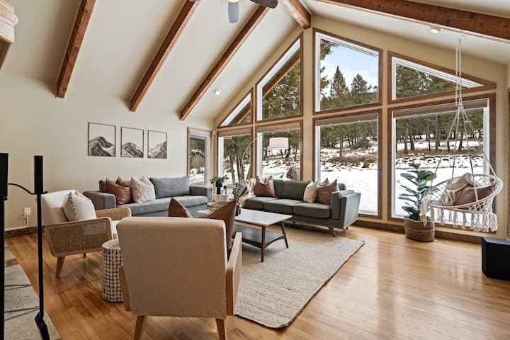 Tranquil Pines | Hot Tub | Fire Pit | Playground - Fairmont Hot Springs