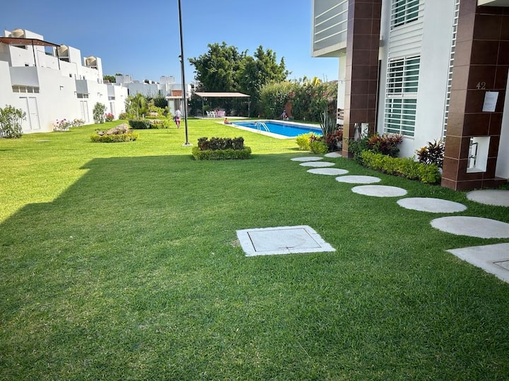 Casa En Hermoso Fraccionamiento - Cuernavaca