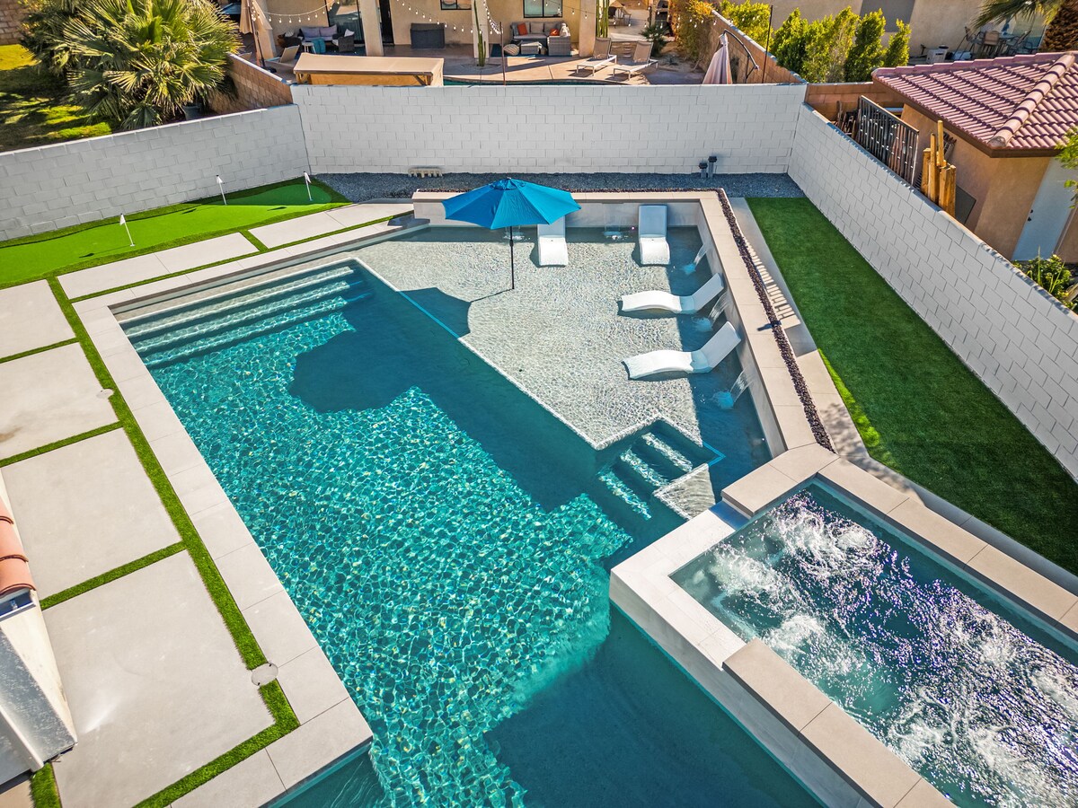 Flame Pool home - Houses for Rent in Indio, California, United States ...