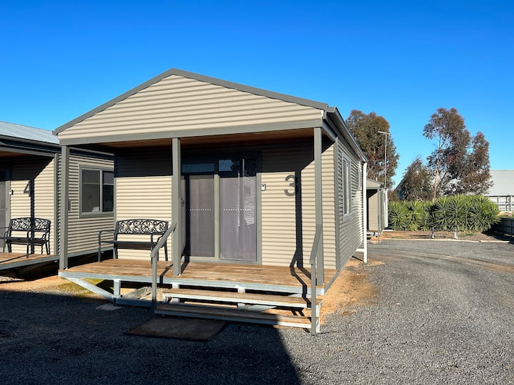 3 Entire Unit In Lascelles - Hopetoun