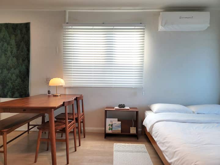 &매듭 301호 <식탁> - Jeju-si