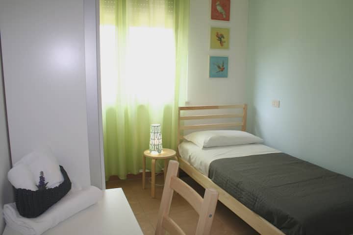 Camera Singola In B&b A Livorno - Livorno