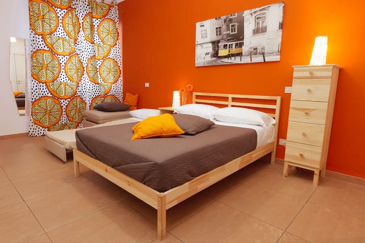 Camera Familiare In B&b-livorno - Livorno