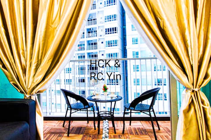 Balconypool 10pax Near Klcc/trx Walk Zus/711 - Kuala Lumpur