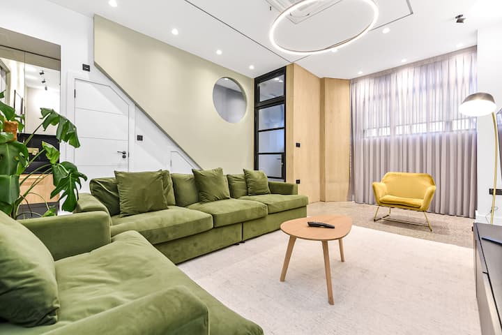 Luxury Abode: 5-bed Haven Ideal For Big Groups! - Chingford