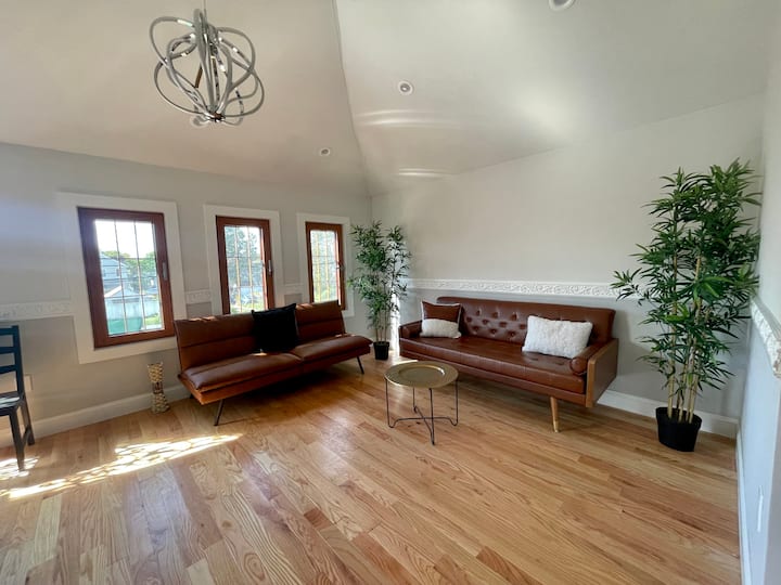 Luxurious 2 Bedrooms On 2nd Floor W/pvt Entrance - Valley Stream, NY