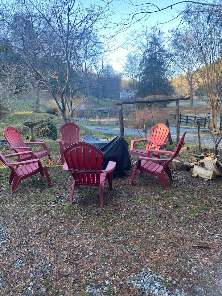 Pine Tree Cottage Walking To Helen - Helen, GA