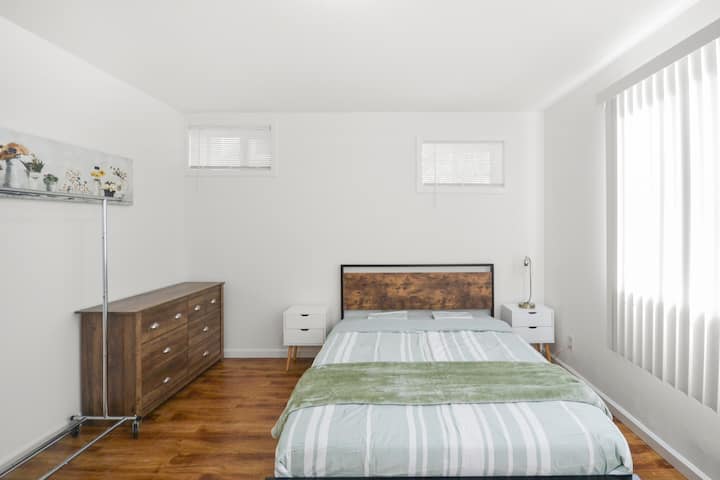 Cozy 2br Midterm Rental Near Ucsf
& Stern Grove - San Francisco, CA