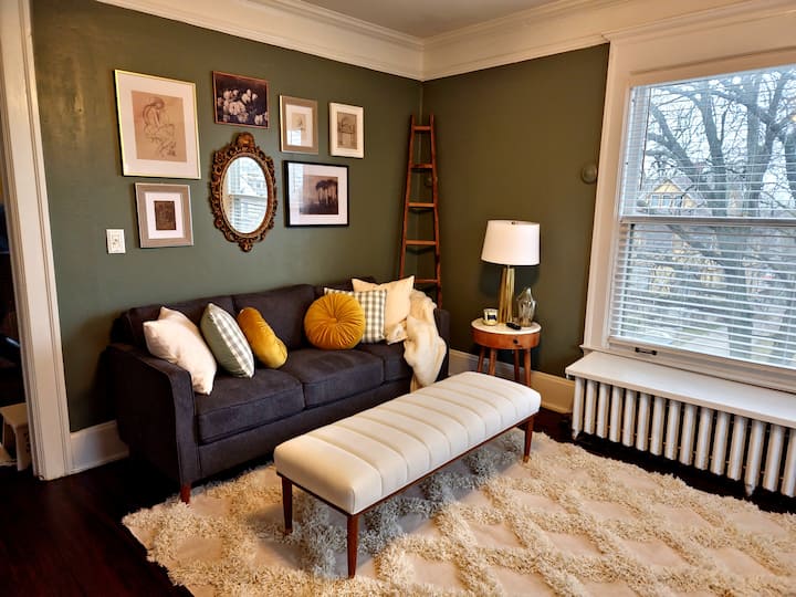 Historic Private Apartment - Wyoming, MI