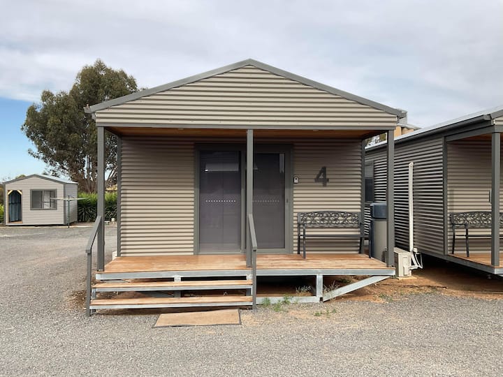 4 Entire Unit In Lascelles - Hopetoun