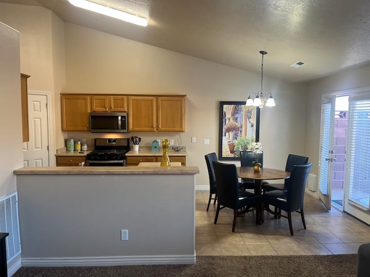 Cozy 3 Bed 2 Bath - Cedar City, UT