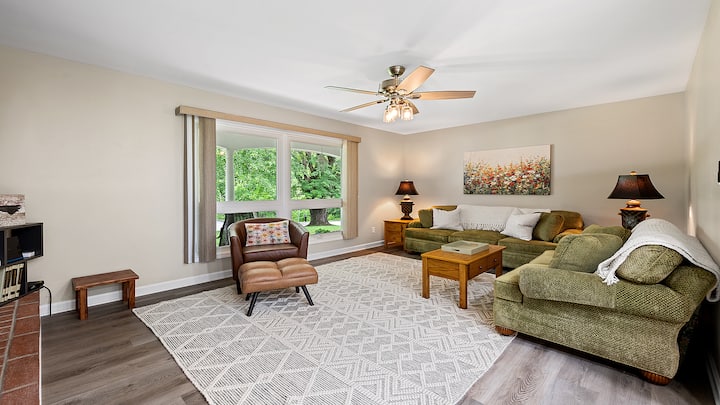 Family Vacation W/pup Dog!  Relax & Unwind In Wnc - Lake Junaluska, NC