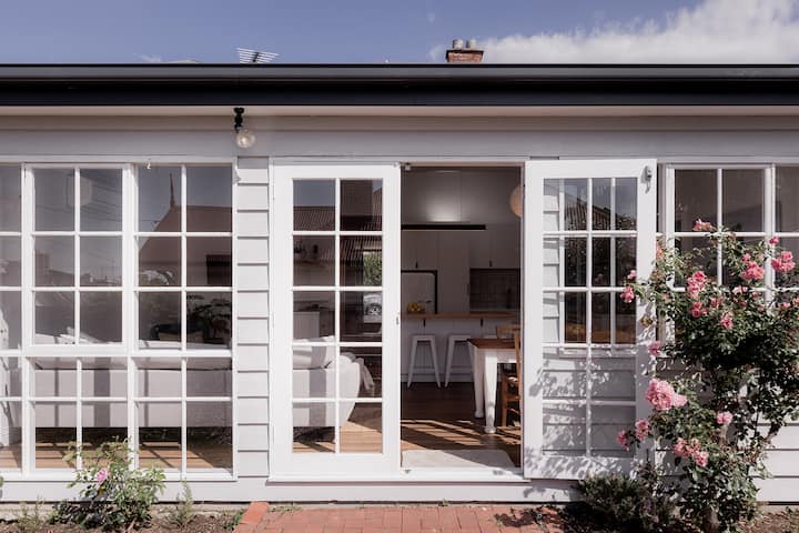 Sandy Bay Splendour - Steps From The Seaside - Hobart