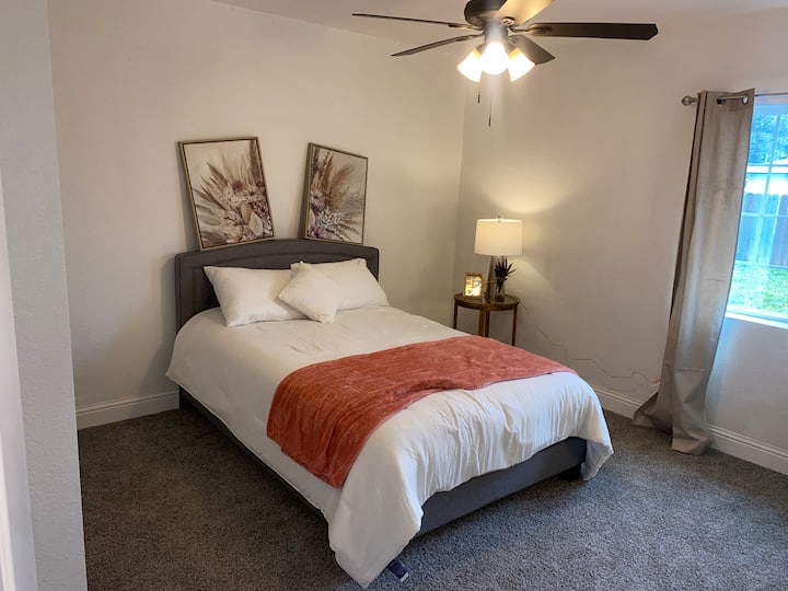 Mm 3bd/ba Cozy Home - Madera, CA