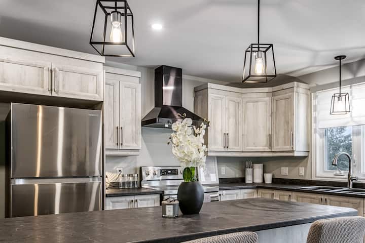 Modern Mix, Boho Comfort & Class - Greater Sudbury
