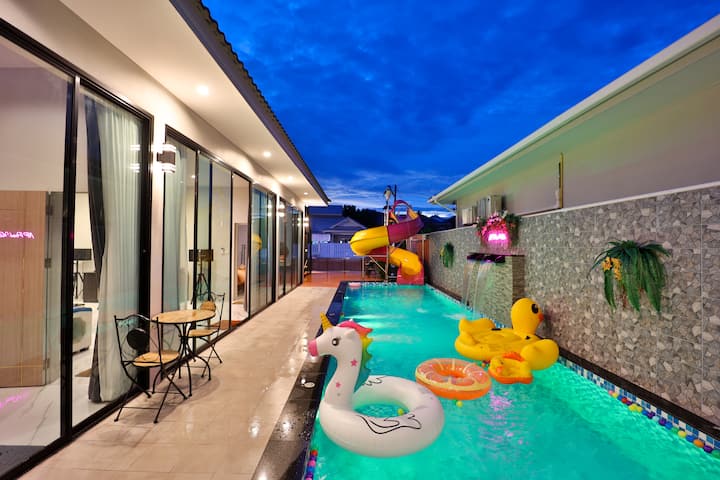 Pool Villa Karaoke Snooker - Hua Hin