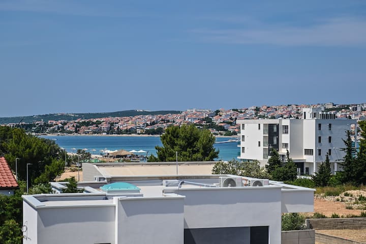 Olive Garden Apartments For 12 - Novalja